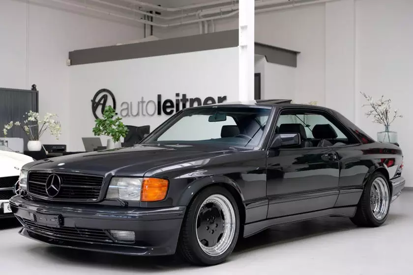 Šis 1989. gada Mercedes 560 SEC AMG 6.0 platais korpuss maksā vairāk nekā jauns AMG GT-R 12312_1