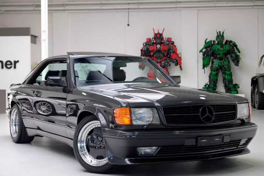 Dësen 1989 Mercedes 560 SEC AMG 6.0 Widebody kascht méi wéi en neien AMG GT-R 12312_12