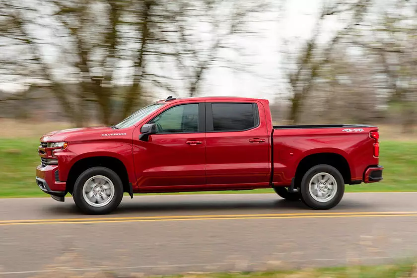 2019-2021 Chevrolet Silverado 1500 Side View Driving