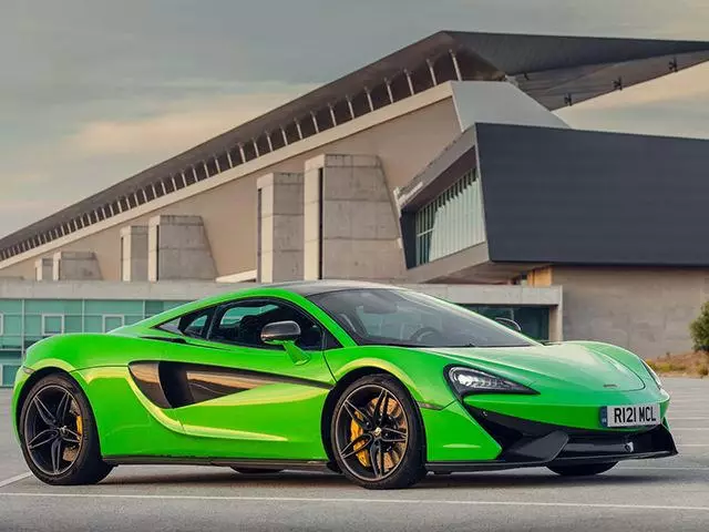 „McLaren 570S Spider“ patvirtinta, kad įmonė kreipia dėmesį į „Porsche 911“ 1244_2