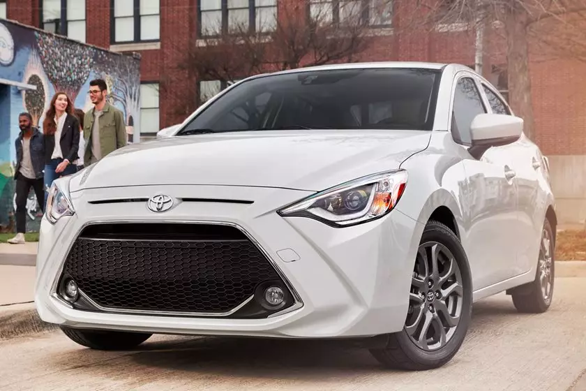 د 2019 تازه شوی او نوم بدل شوی Toyota Yaris Sedan وړاندې کوي 12456_1