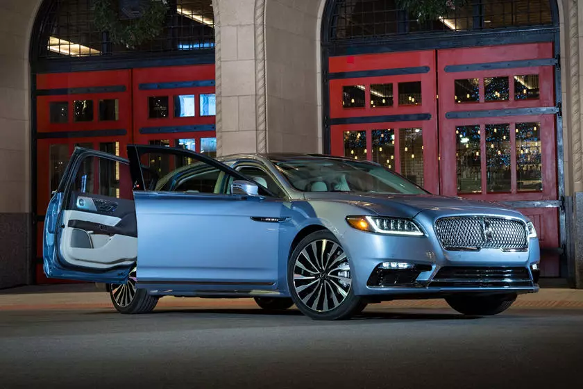 Lincoln Continental Suicide Doors 2019 အတွက် တရားဝင်ပြန်လာပါပြီ။ 12466_1