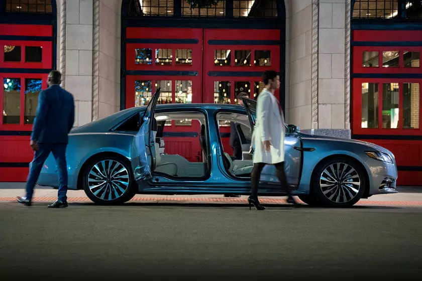 Lincoln Continental Suicide Doors 2019 အတွက် တရားဝင်ပြန်လာပါပြီ။ 12466_4