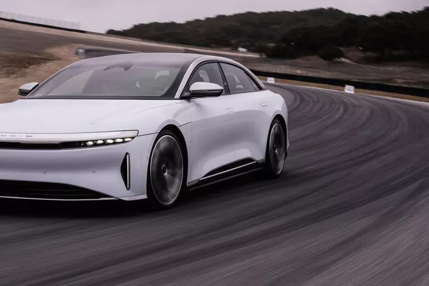 A Lucid Air speciális Pirelli gumikat kap a Tesla elleni küzdelemhez 12741_1