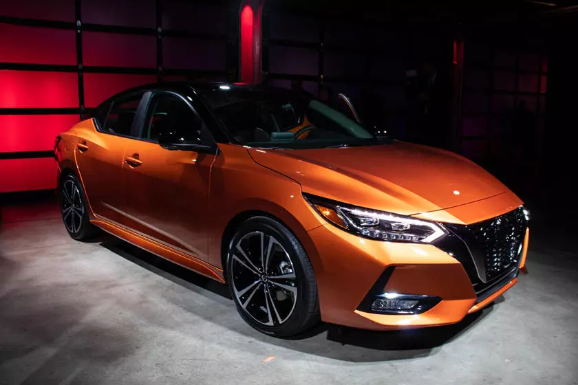 Iepazīstieties ar pilnībā pārveidoto 2020. gada Nissan Sentra 12748_1