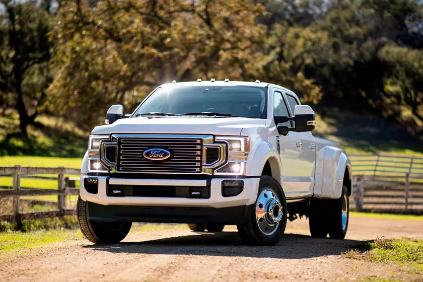 2020-2022 Ford F-450 Super Duty มุมมองด้านหน้า