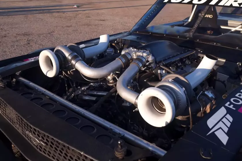 Regardez le Hoonicorn de 1 400 HP anéantir une Shelby GT500 12819_9