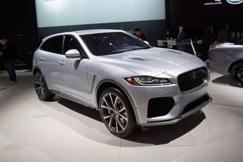 2019 ଜାଗୁଆର F-Pace SVR ପରିବାରରେ ଦ୍ରୁତ ଗତିରେ ସ୍ଥାନିତ କରେ | 12930_1