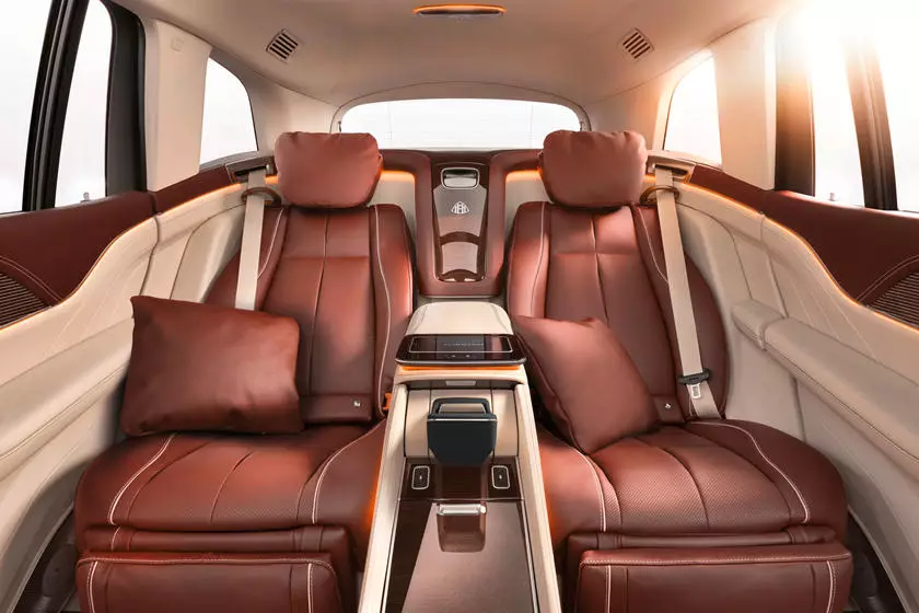 2021 Mercedes-Maybach GLS 600 ਲਗਜ਼ਰੀ ਨੂੰ ਨਵੀਆਂ ਉਚਾਈਆਂ 'ਤੇ ਲੈ ਜਾਂਦੀ ਹੈ 13178_8