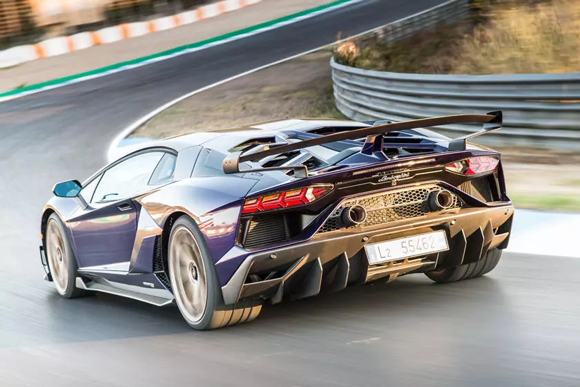 Ole mea lea ole a maua ai le mamafa ole sui ole Lamborghini Aventador 13547_6