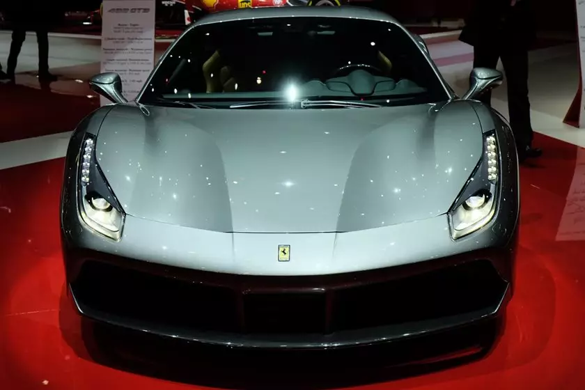 Ferrari 488 GTB ji ber têkçûna frensê ya muhtemel hat paşvekişandin 13578_2