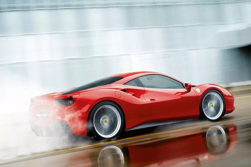 Ferrari 488 GTB ji ber têkçûna frensê ya muhtemel hat paşvekişandin 13578_3