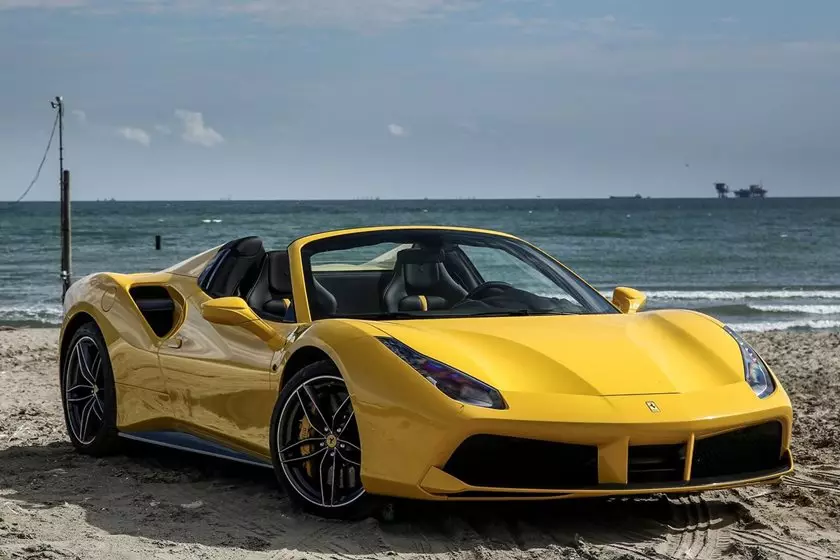 Ferrari 488 GTB on vedetty pois mahdollisen jarruvian takia 13578_5