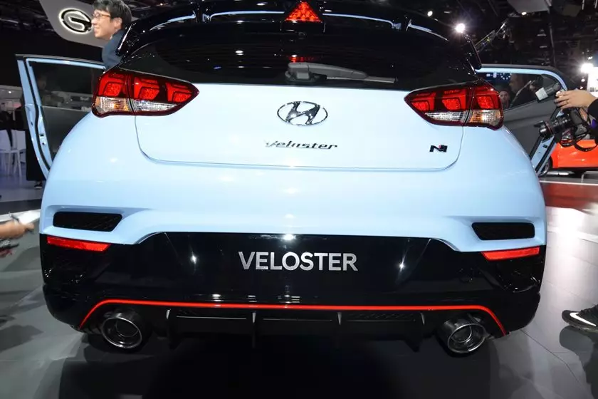 Hyundai wäert et net zouginn, awer den neie Veloster kann AWD handhaben 13702_4