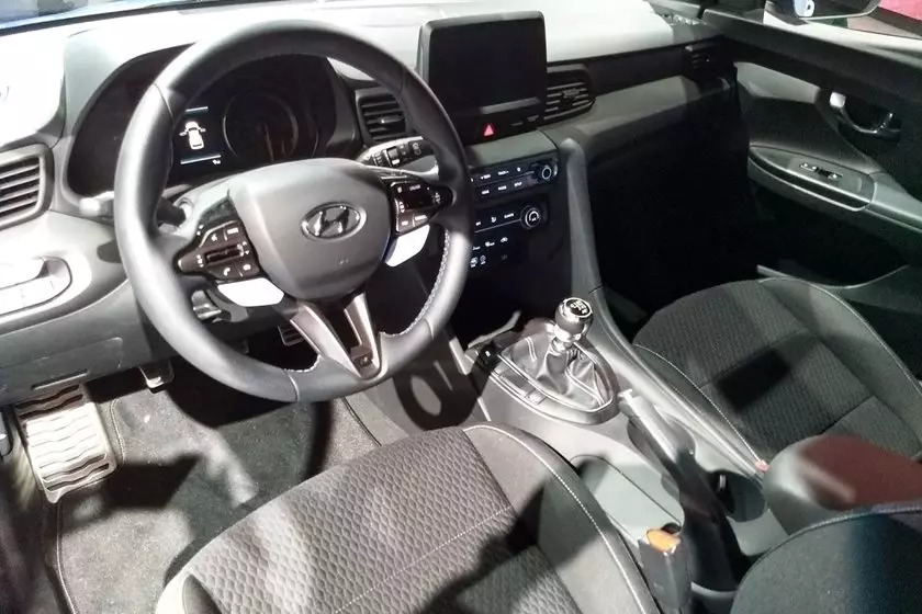 现代不会承认，但新的 Veloster 可以处理 AWD 13702_8