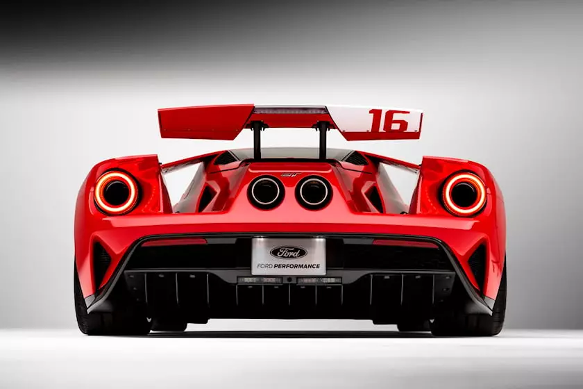 Ford ķircina Ford GT īpašo izdevumu, kas pil zeltā 1380_5