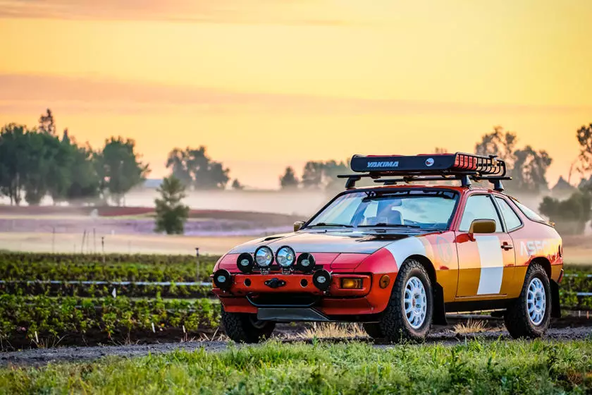 Ẹnikan Yi Porsche 924S sinu Ọkọ ayọkẹlẹ Rally Radical kan 13890_13