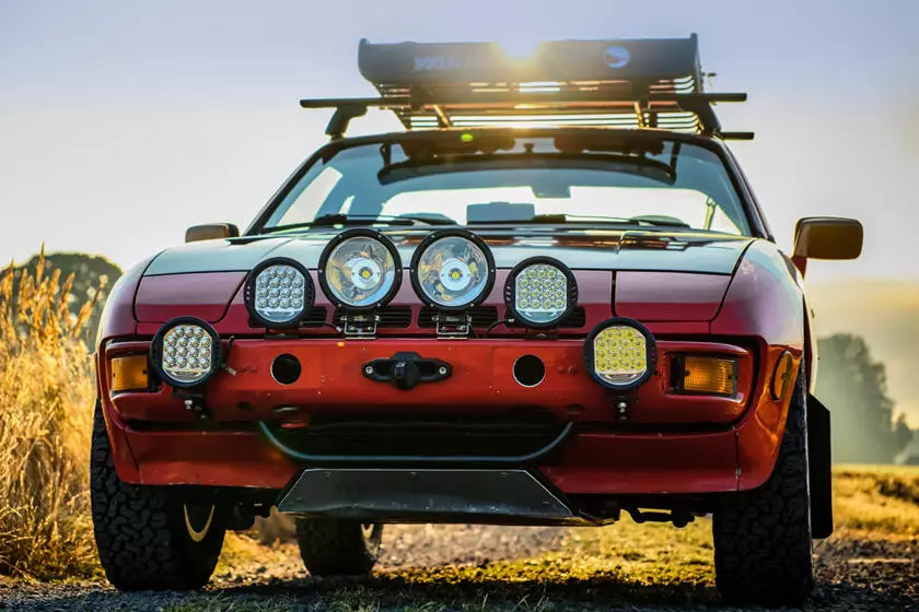 Valaki egy Porsche 924S-t alakított át radikális rallyautóvá 13890_14