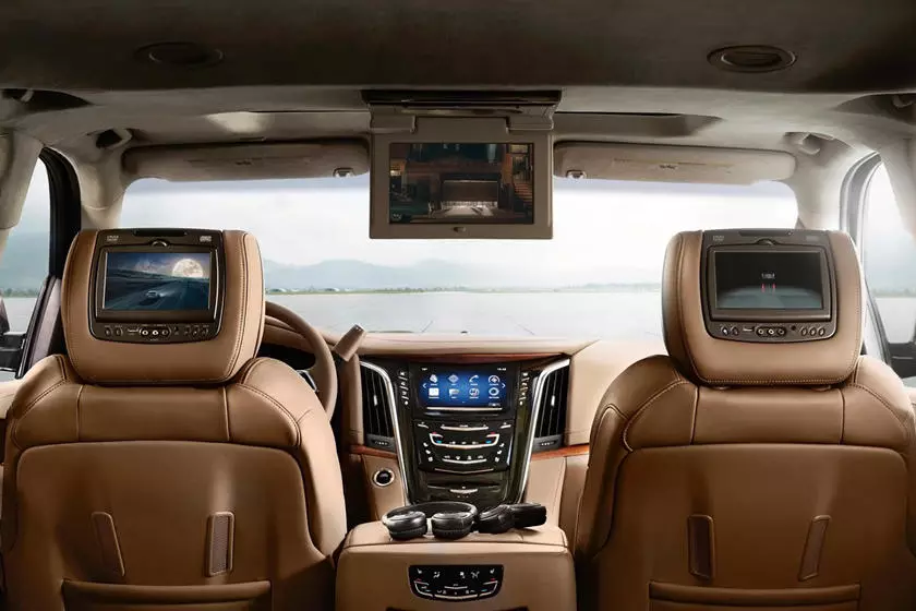 Vista posteriore dei sedili anteriori Cadillac Escalade 2015-2020