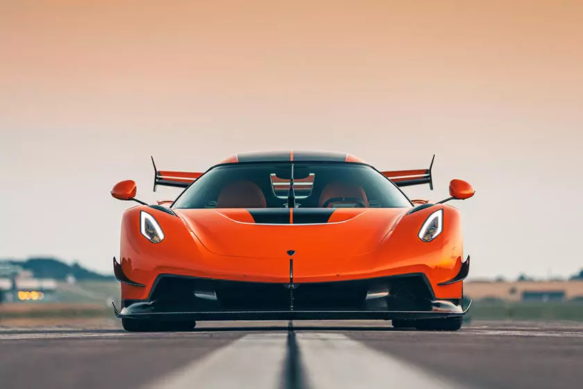 Koenigsegg укмуштуудай Pre-Series Production Jesko ачып берет 13918_3