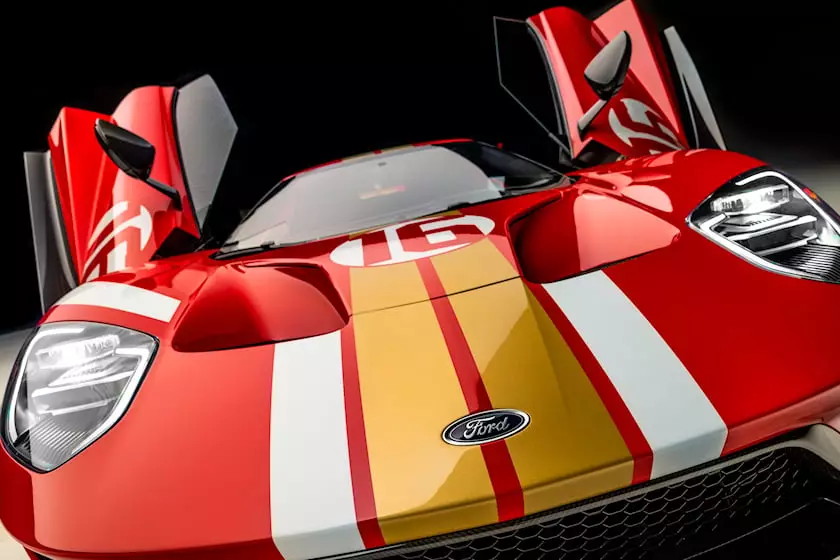 Najnovšia špeciálna edícia Ford GT pripomína Ferrari Who's Boss 1396_5