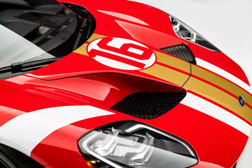 Najnovšia špeciálna edícia Ford GT pripomína Ferrari Who's Boss 1396_6