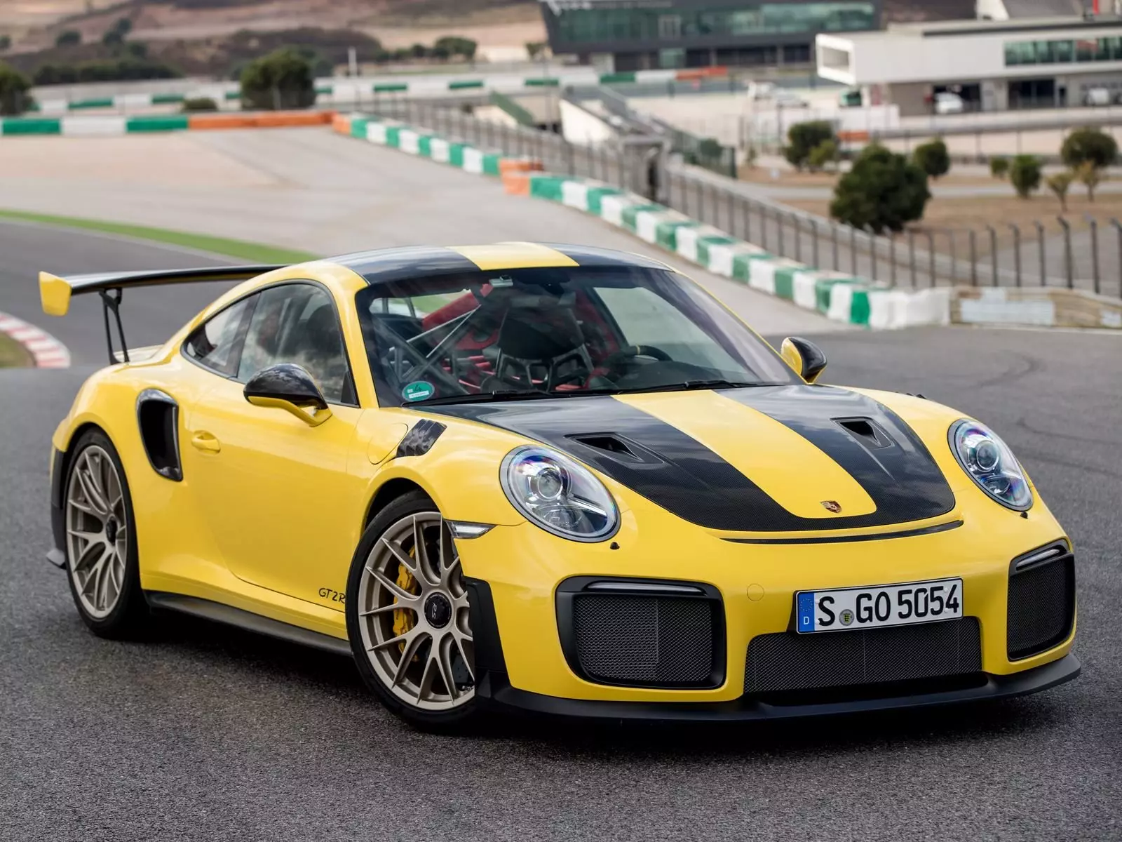 10 autos deportivos que puedes comprar en lugar de UN Porsche 911 nuevo