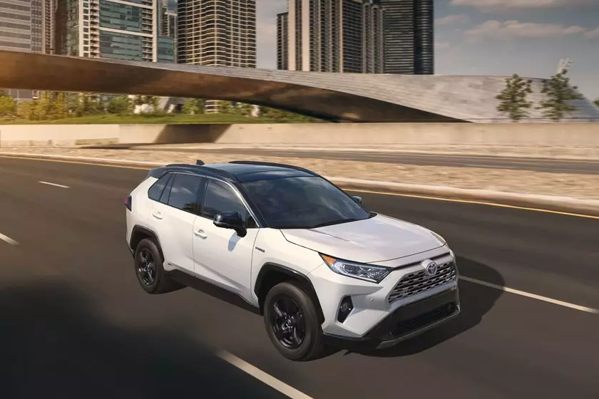 Ingabe IToyota RAV4 Entsha Yango-2019 Ingathola Okuhlukile Kwemigqa Emithathu Ne-EV? 14119_1