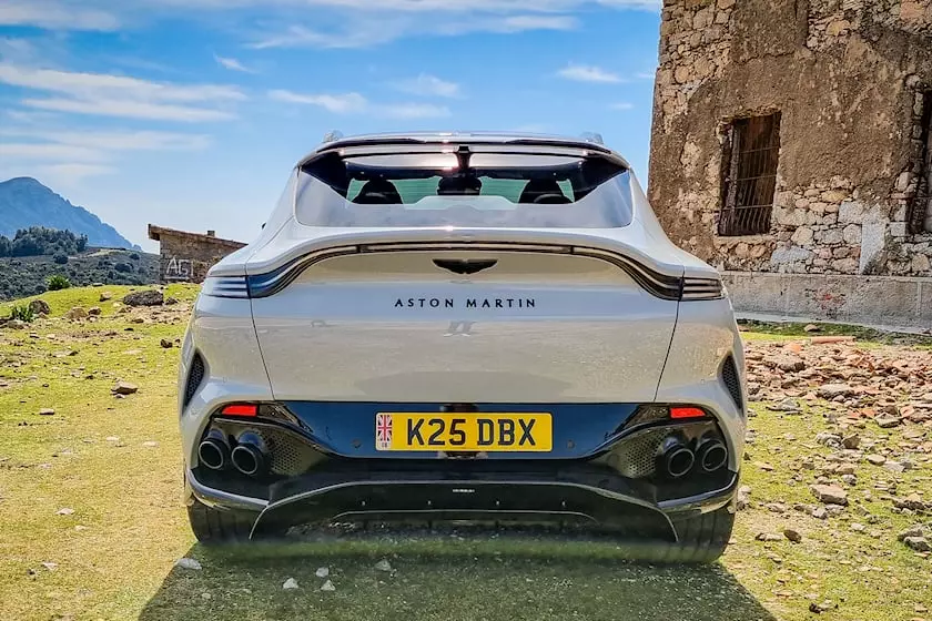 Aston Martin ہمیں بتاتا ہے کہ اس نے DBX707 کو دنیا کی سب سے طاقتور SUV کیوں نہیں بنایا 14123_5