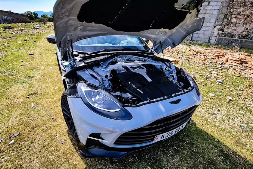 Aston Martin na tregon pse nuk e bëri DBX707 SUV-në më të fuqishme në botë 14123_8