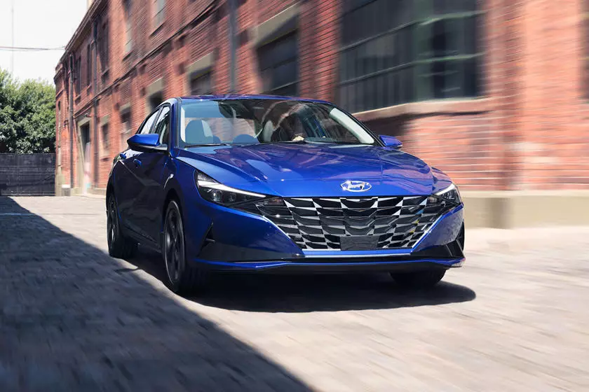 Maak kennis met de geheel nieuwe Hyundai Elantra 2021: een hete nieuwe compacte sedan 14171_13