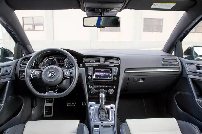 2015-2019 Volkswagen Golf R Dashboard