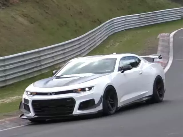 Camaro ZL1 1LE жаңа сақина айналым рекордын орнату әрекетін қараңыз 1425_1