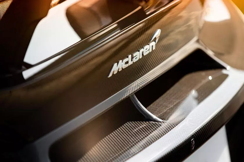 Дилери McLaren 1000 фурӯшро дар услуб ҷашн мегирад 14363_8