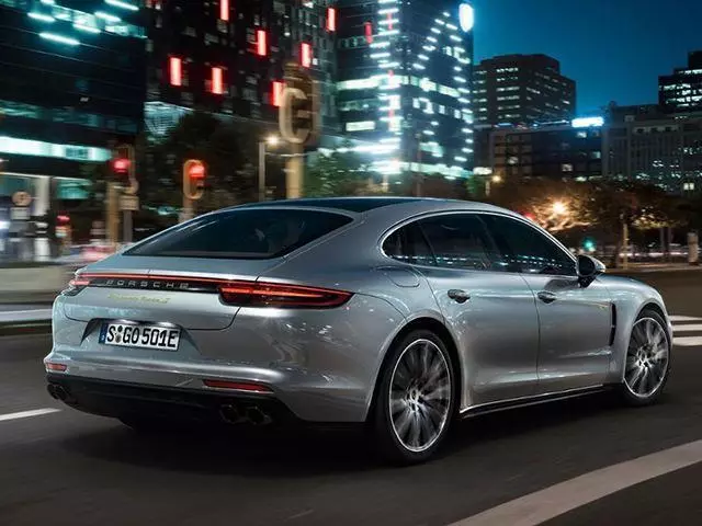 Panamera nwere nnukwu nsogbu nke ndị na-ere ahịa chọrọ idozi 1437_2