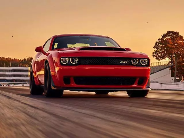 Bayi Ipe wa lati gbesele Dodge Challenger SRT Demon 1441_1