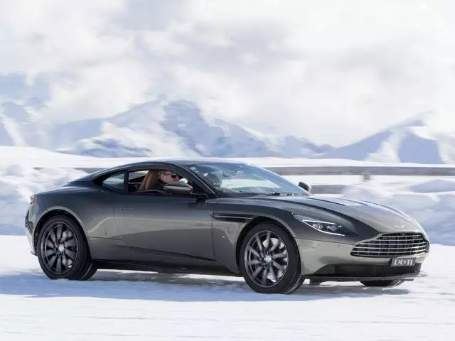 Aston Martin Adaponya Chiwonetsero cha Ice cha ku Japan chokhala ndi DB11 Volante 14491_1