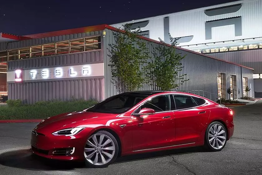 Þessi gaur notaði appelsínu til að blekkja Tesla sjálfstýringuna sína 14527_7