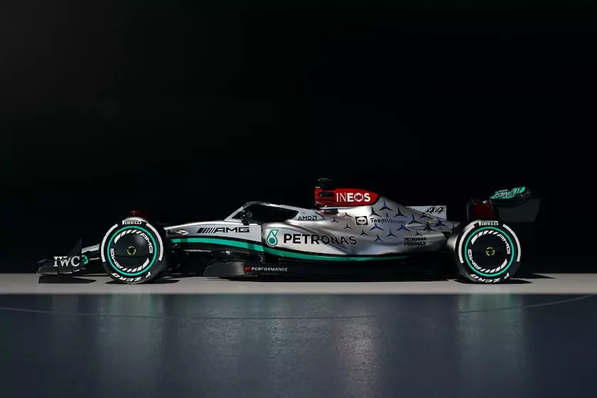 Nov avtomobil Mercedes F1 bo Maxu Verstappnu prinesel nočne more 1454_5