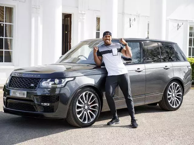 Heavyweight Champion Anthony Joshua indsamler skræddersyet Range Rover 1457_1