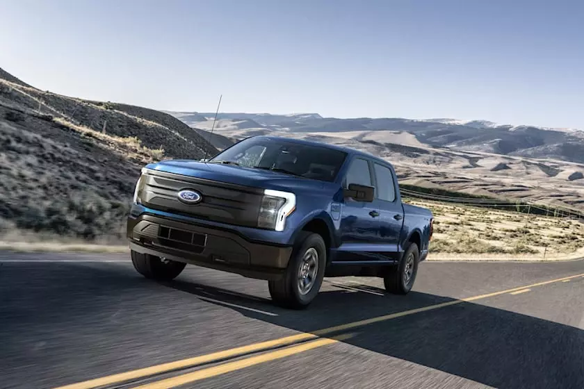 2022 Ford F-150 Lightning Unghi față de conducere