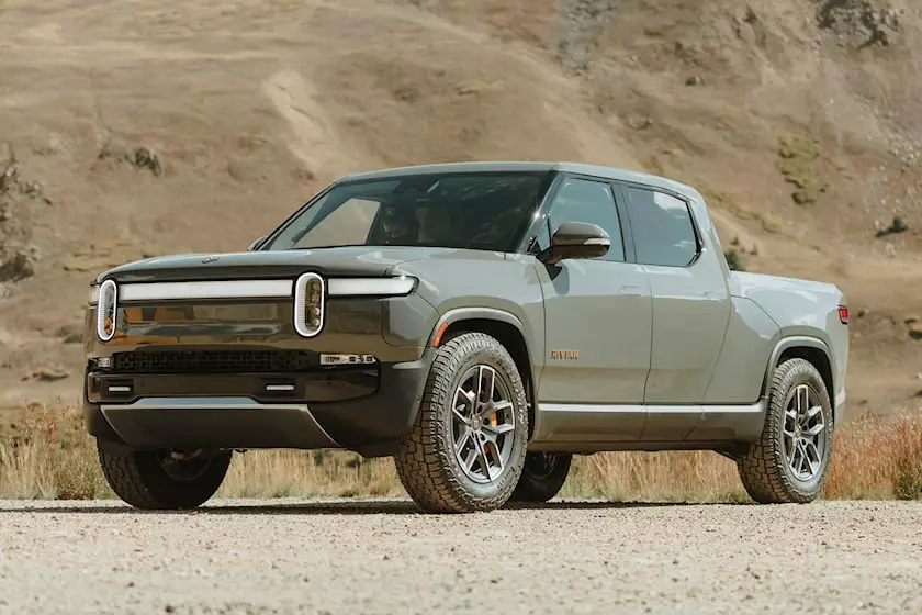 2022 Rivian R1T teherautó elülső oldala