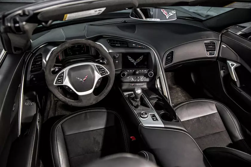 Chevrolet Corvette Stingray C8 Vs. C7: Kā tos salīdzināt? 14620_25