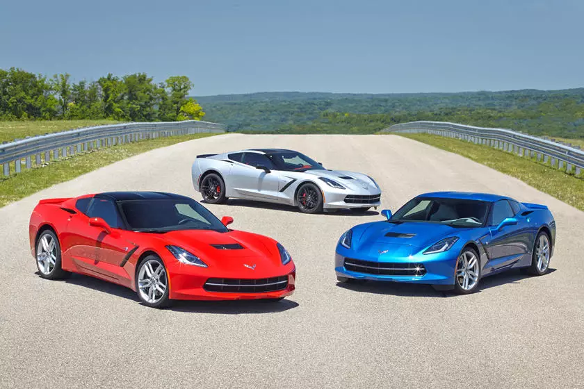 Chevrolet Corvette Stingray C8 Vs. В7: Како се споредуваат? 14620_6