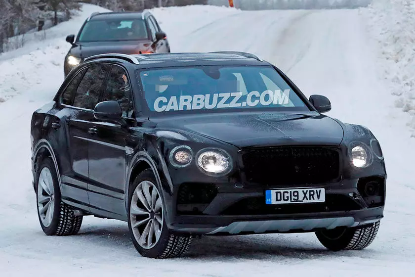 Bentley Bentayga ansiktslyftning kommer att slåss mot Aston Martin DBX 14669_1