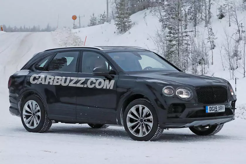 Bentley Bentayga ansiktslyftning kommer att slåss mot Aston Martin DBX 14669_2