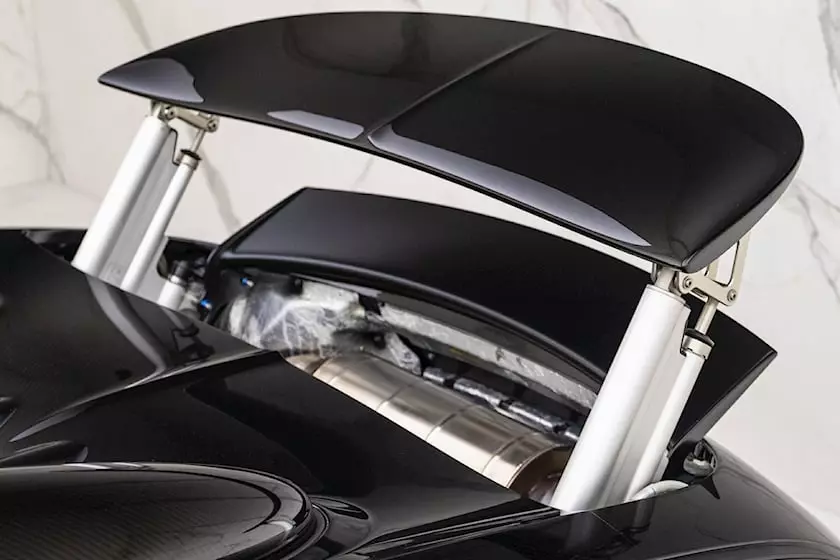 La Bugatti Veyron Grand Sport Vitesse revêtue de carbone est une hypercar hyper rare 14681_12