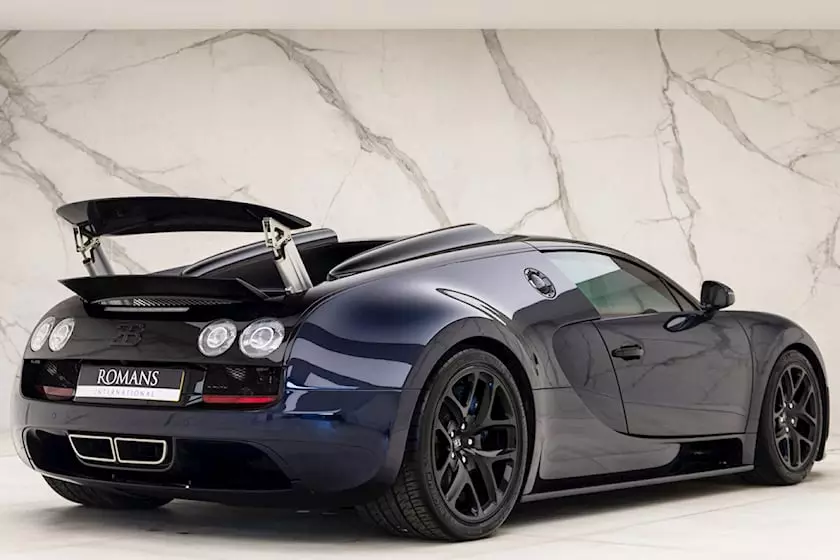 Ar oglekļa pārklājumu Bugatti Veyron Grand Sport Vitesse ir īpaši rets hiperauto 14681_2