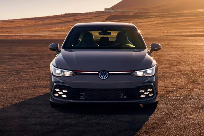 Paskelbtos 2022 m. „Volkswagen Golf GTI“ ir „Golf R“ kainos ir apdaila 14694_3