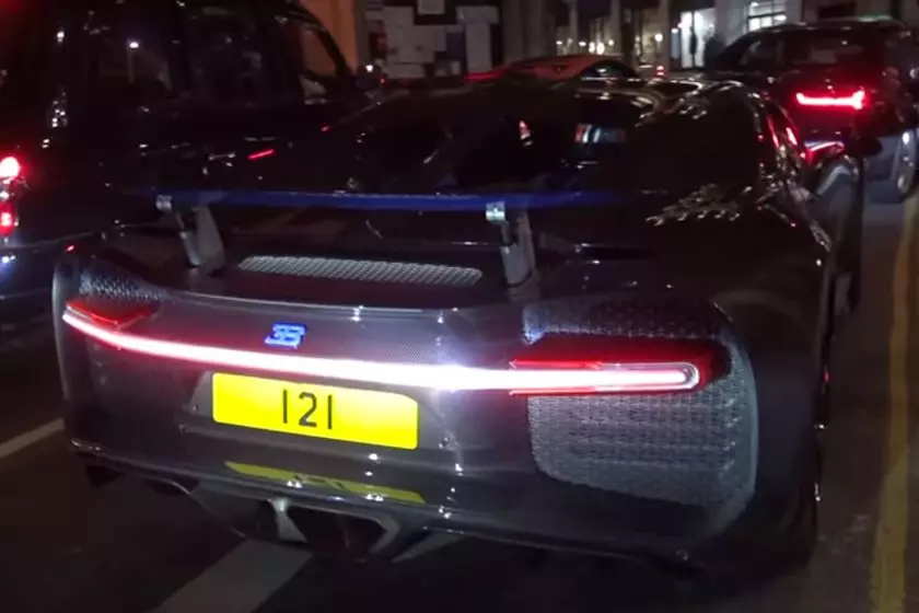 Bugatti Chiron luta Londonom s opcijom od 700.000 dolara 14734_3